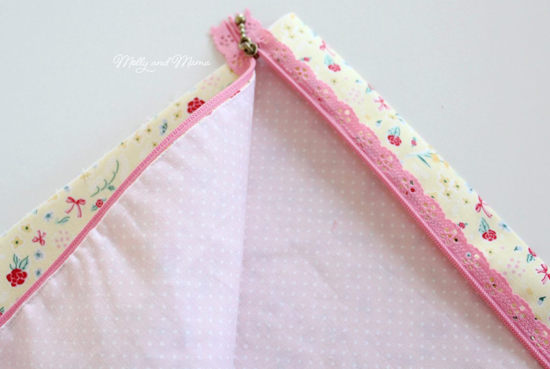 Make a Lace Zipper Pouch with a Hexagon Flower - Molly and Mama